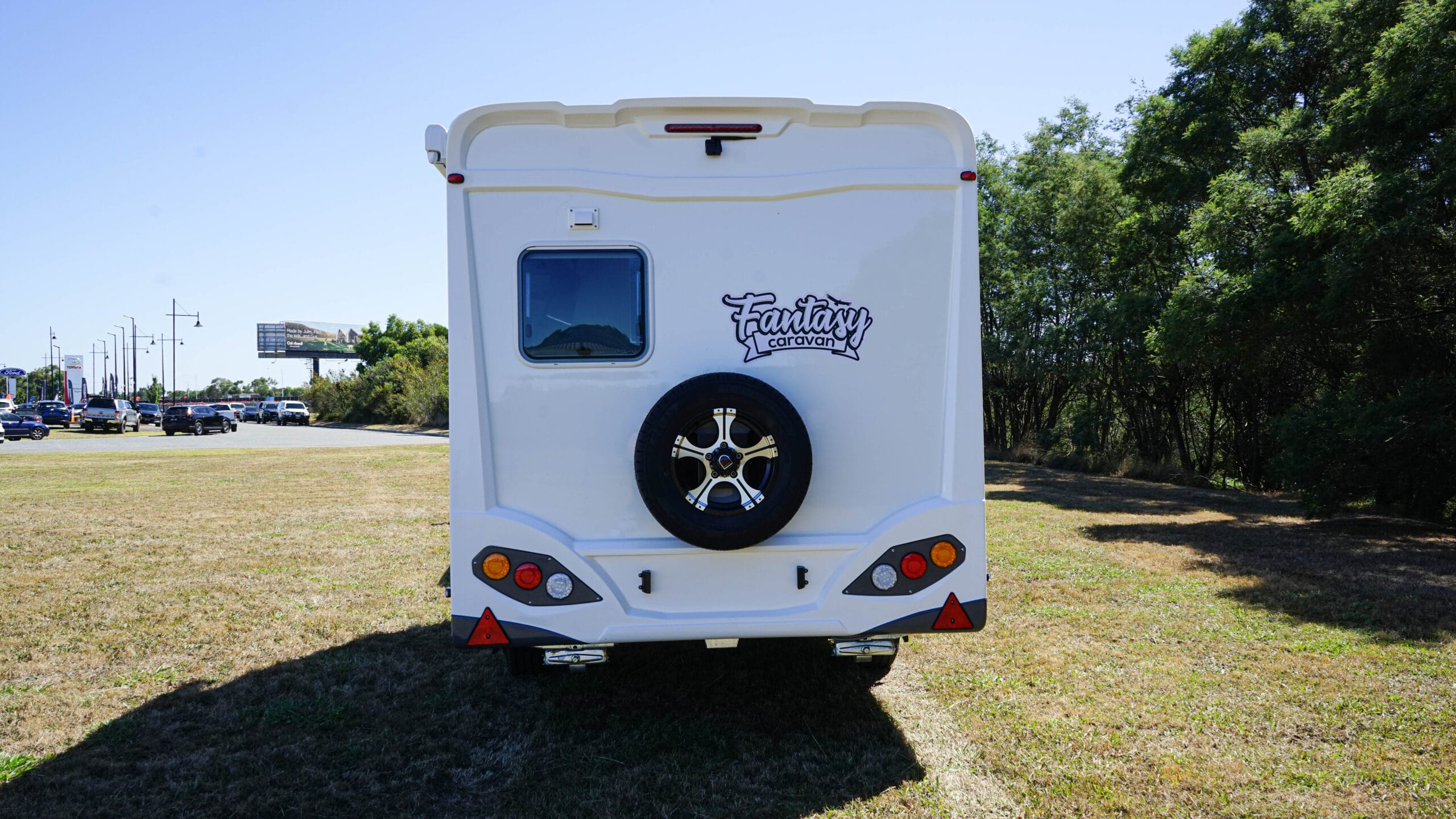 10ft Small Caravan with Ensuite | Fantasy Caravan Mystic 10