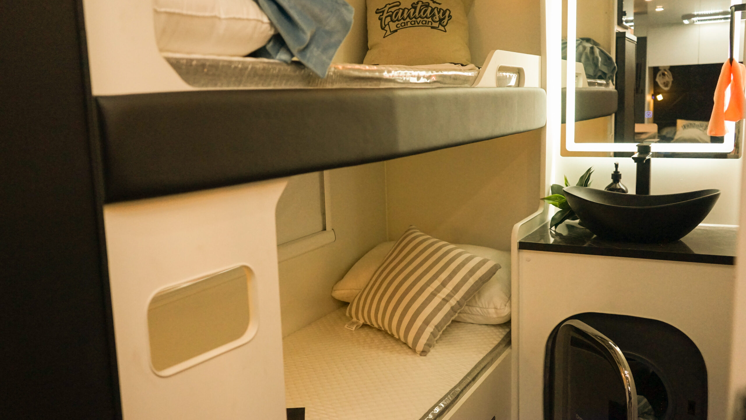 22ft Multi-Terrain Family Caravan | Fantasy Caravan Horizon 22F